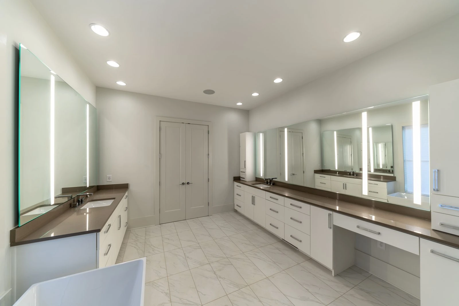 LED Mirrors for Bathroom & Vanity | Matrix Mirrors